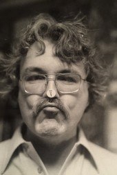 Robert Shea • Authors • Iztok-Zapad Publishing House